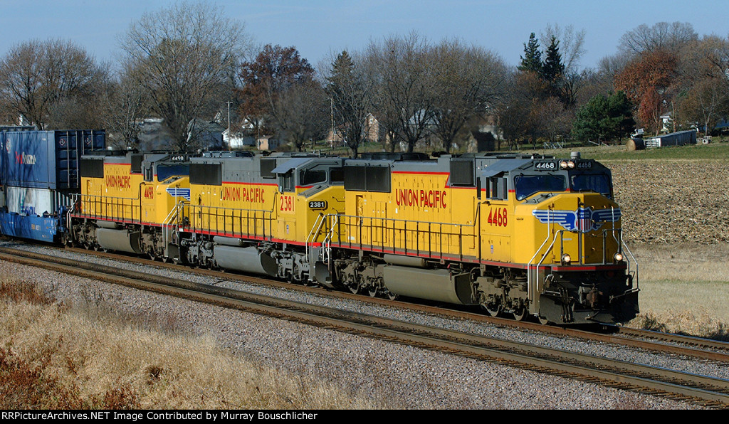 UP 4468, UP 2381, UP 4498 EB Intermodal